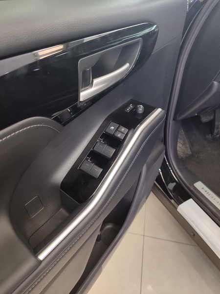 Toyota Highlander Hybrid 2023 гибрид.
