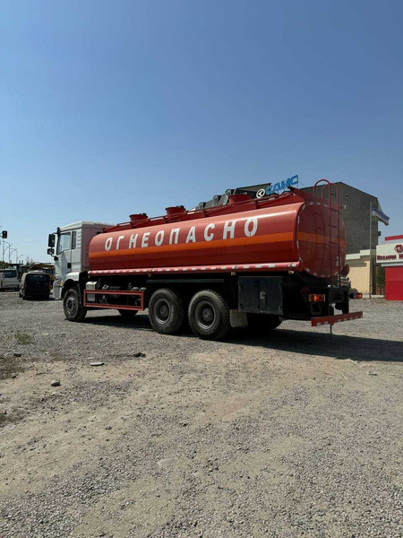 Бензовоз SHACMAN H3000 20 КУБ