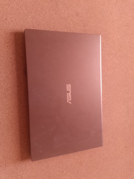 notbok asus sotiladi