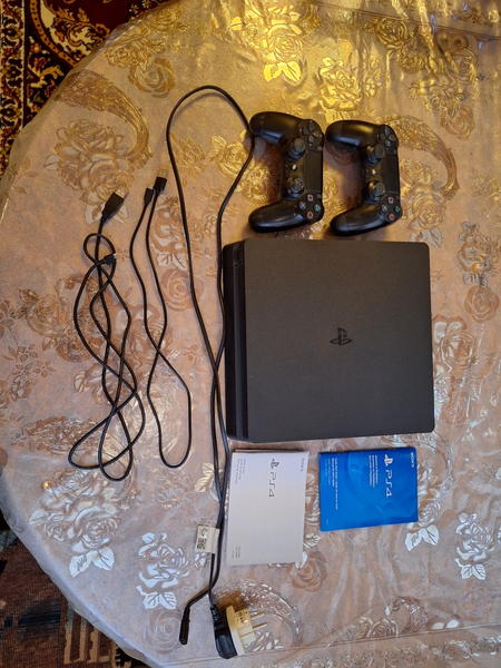 Sony Playstation 4 Slim