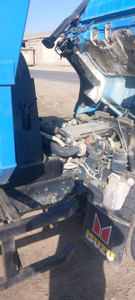 Isuzu samasval sotiladi tez va arzon puli  42000$