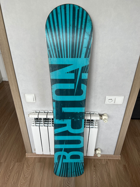 Продам комплект сноуборд и крепления Burton
