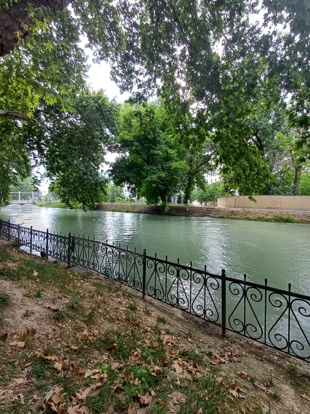 Продаётся 3-х комнатная квартира в центре города.
