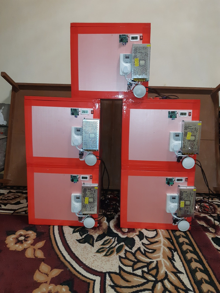 Inkubator  100 talik aftomat 220v 12v akumlyatorga ham ishlaydi