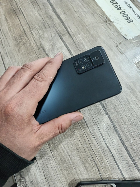 Redmi note 11 pro satiladi.
