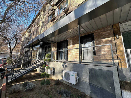 Продается нежилое помещение Ор-р Алайский рынок, Аллея  90м2