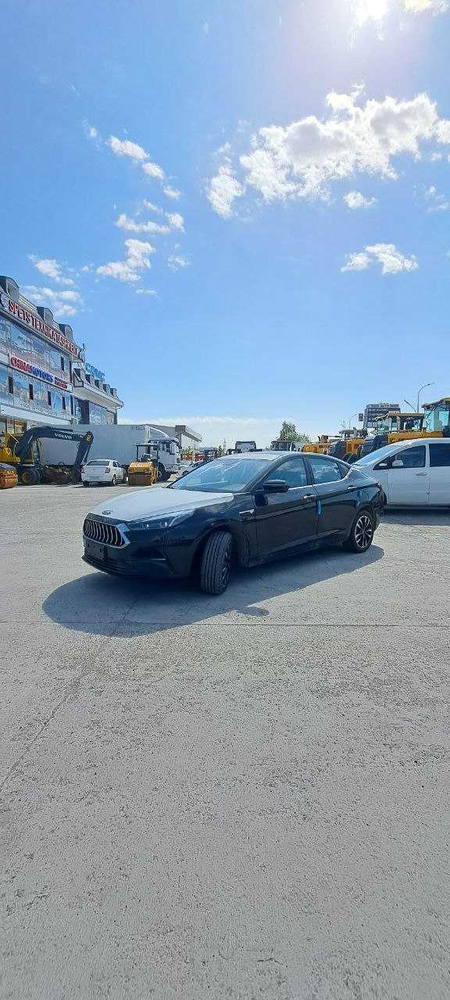 MALIBU ва MONZA ни унутинг, янги JAC J7 Б/класс моделини сотиб олинг.
