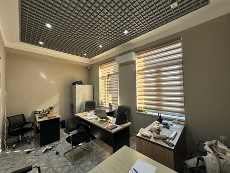 Аренда Офис 2- этаж ул:Амира Тимура 130м2 ор: ЖК Казакстан