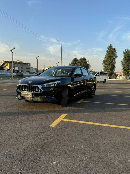 JAC J7 Liftback : Малибудан қолишмайдиган модел