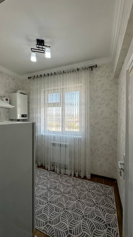 Продается 1 комнатная квартира по улице Титова площадью 28 кв.м.