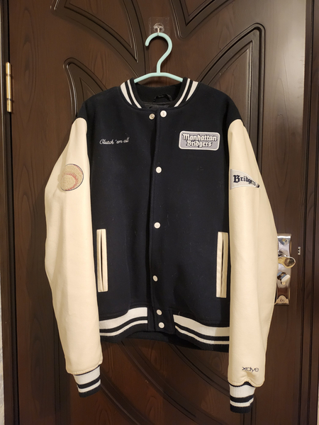 Модный теплый БОМБЕР Pull&Bear.. M- размер