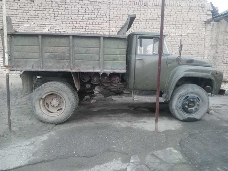 Zil 130 karotkiy