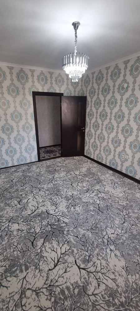 Метро. Продам 2 ком квартиру на 3 этаже. Сергели-5а