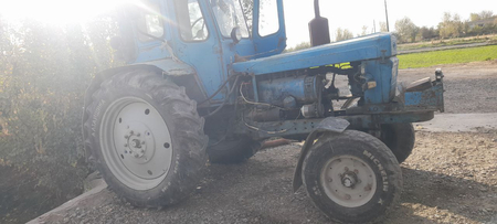 Traktor 28 sotiladi