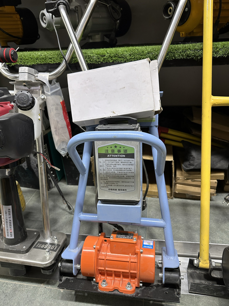 Vibroreka Vibrator elektrichiski dlya betona