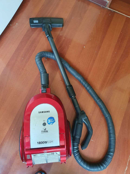 Продам Пылесос Samsung