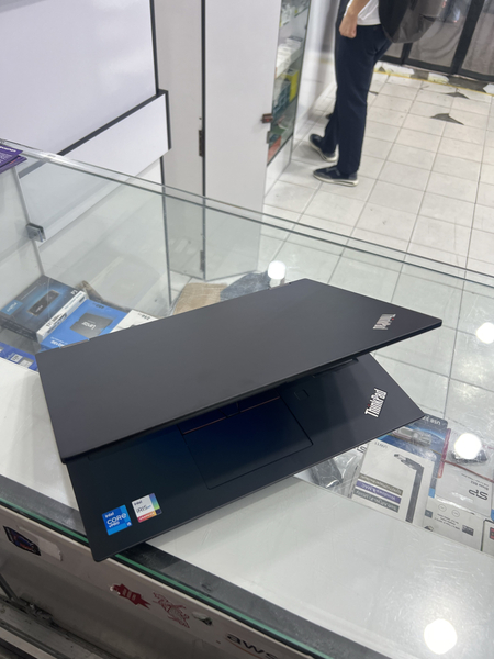 Ноутбук Lenovo Thinkpad Yoga I5-11 ОЗУ 8GB SSD 256GB Touchscreen X360