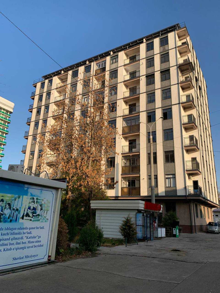 Продается 2х комнатная квартира. Коробка.