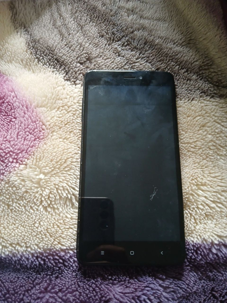 Redmi not 4 ramkasi3gb ichki xotirasi 32gb