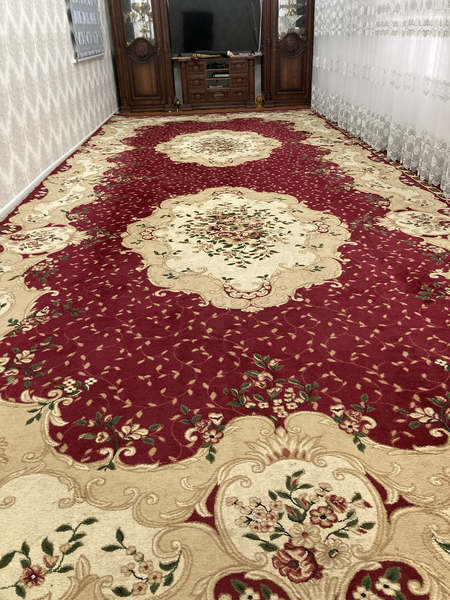 3.5x8m.    Yangi gilam sotiladi