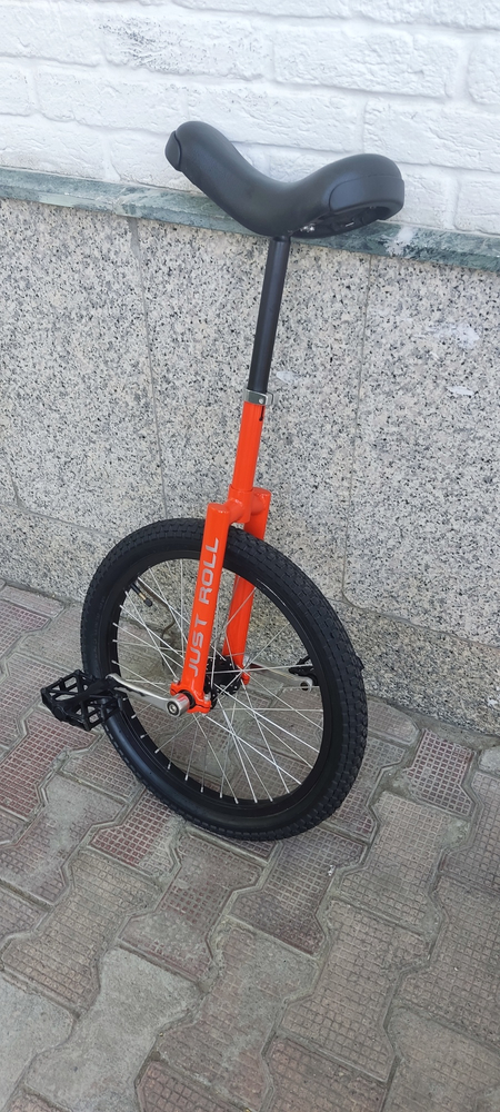 Моноцикл.   Just roll bike studio