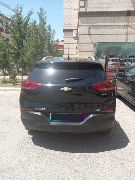TRACKER 2 ltz sotiladi.