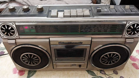 продам магнитофон раритет Panasonic кассетный.
