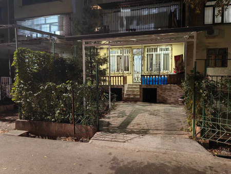 Продаётся 4-х комнатная, 1-этаж, не торец. 2 огорода, +подвал.
