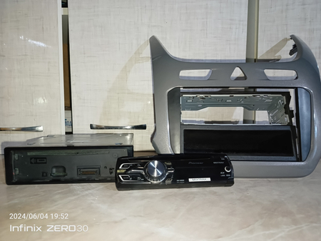 Продается Pioneer 6400