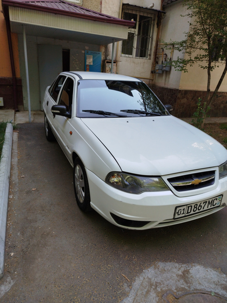 Nexia 2 2010 sotiladi