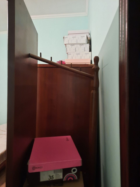Напольное зеркало с вешалкой