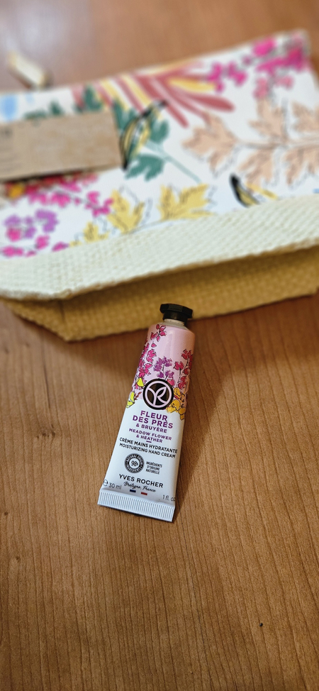 Косметичка + крем набор yves rocher