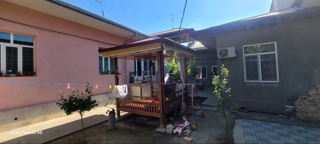 Продается дом 6 соток угловой. Hovli sotiladi 6 sotok фасад 30м×20м