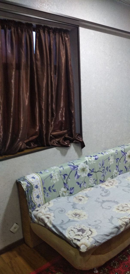 Bezmakler 1 xonalik uy ijaraga beriladi