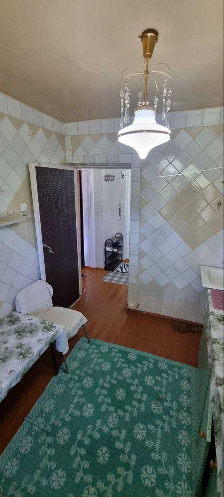 Саламатина 1комн/1/4 кирпич 25м2. Цена: 39000 Ориентир: МЧС