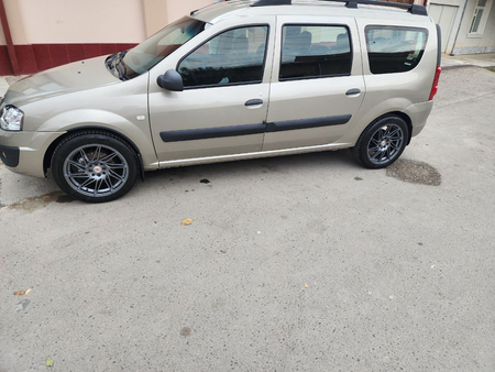 Lada Largus 2015