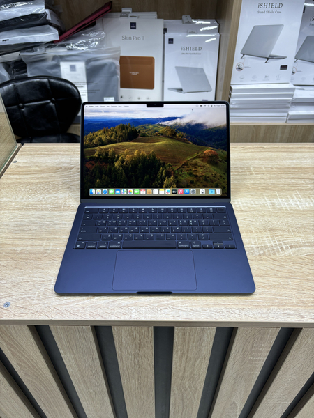 Macbook air 2022 M2 8/512Gb