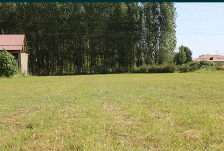 Gaz , svet , suv , internet kabel tizimi mavjud .

Газ.свет.сув.интерн