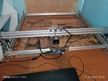 Lazer apparat sotiladi
