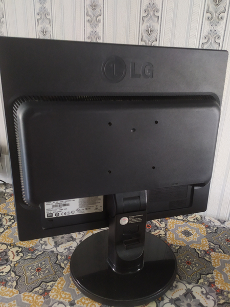 Компьютерный монитор LG