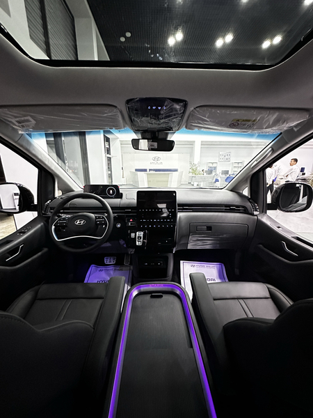 Hyundai Staria Luxe