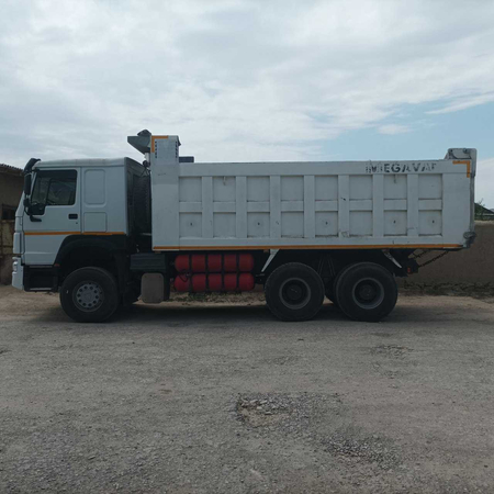 HOWO SINOTRUK 371 самосвал