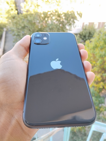 Apple iPhone 11 256GB/83%