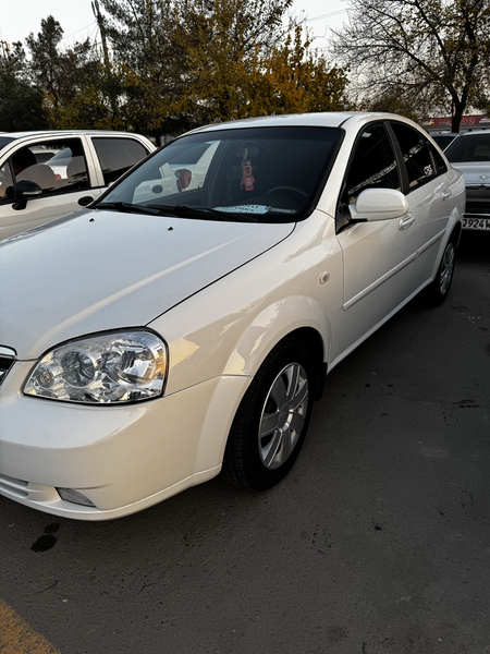 Chevrolet Lasetti 1.8 2011 yil probeg 320,000 ozimni moshinam benzinda