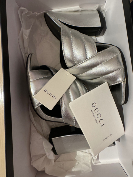 Босоножки Gucci идеально для Сарпы