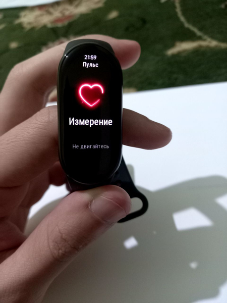 Продаётся Mi band 8