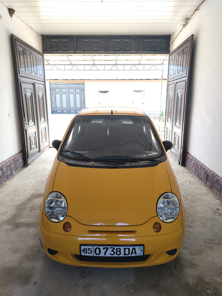 Matiz sariq rangli. Metan gaz qoyilgan.
