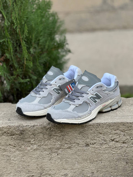 New balance 2002 R