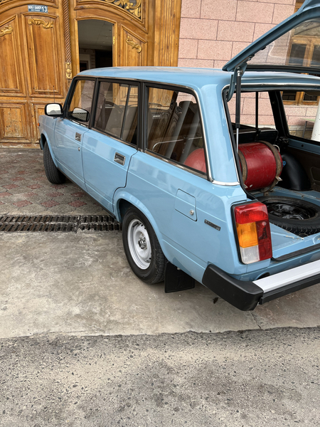 Vaz 2104. Sotiladi. Antikvar xolatda. Radnoy kraska.