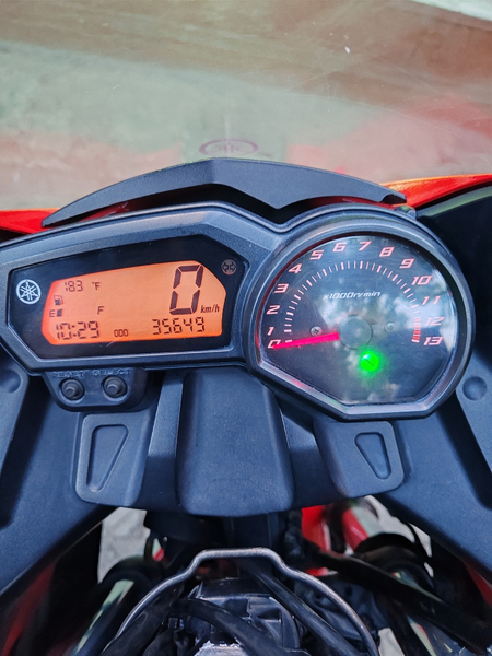 Yamaha fz6r sotiladi